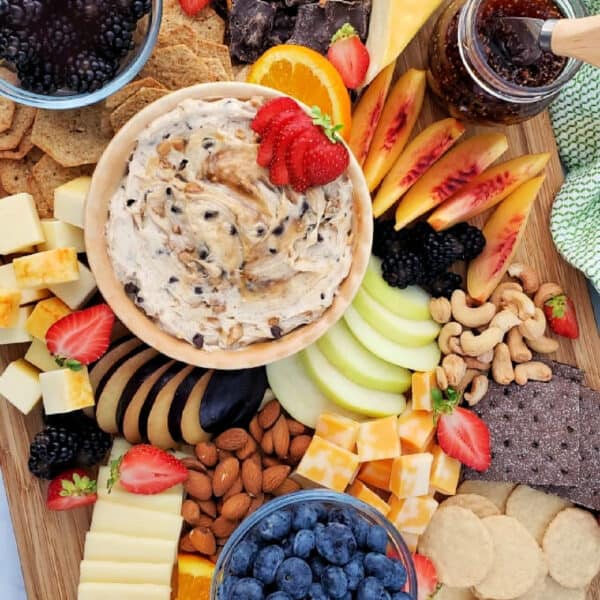 How to Make an Elegant and Fruit Cheese Platter