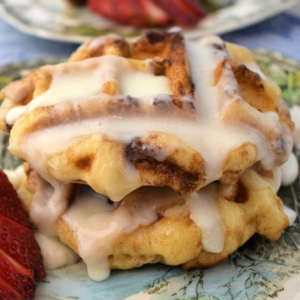 Raspberry Lemon Pull-Apart Rolls - Juggling Act Mama