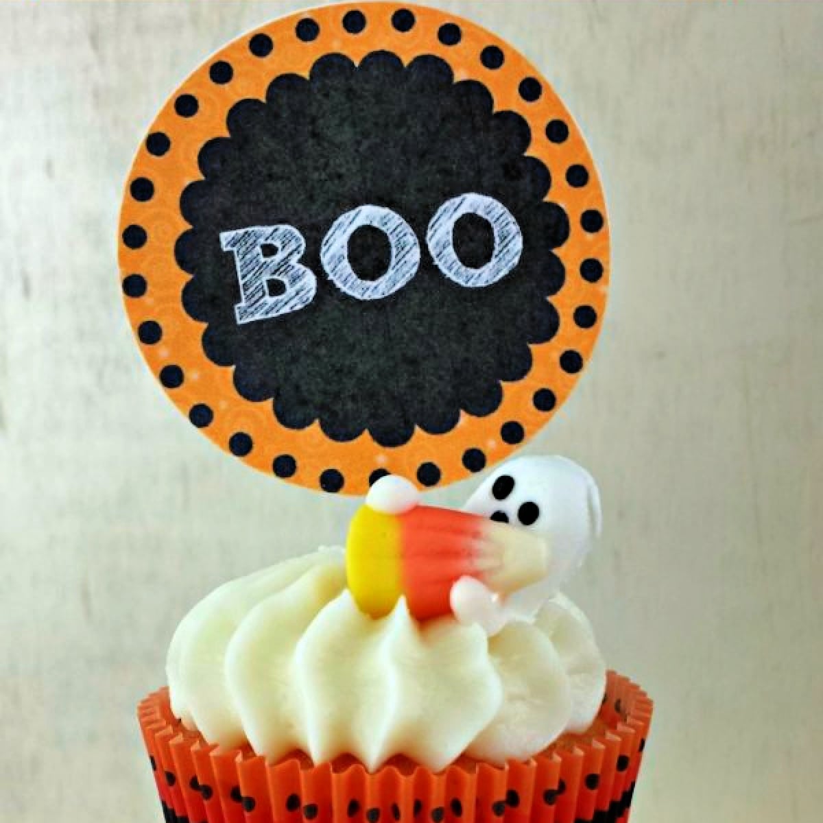 Halloween Cupcake Toppers (Free Printable) - Juggling Act Mama